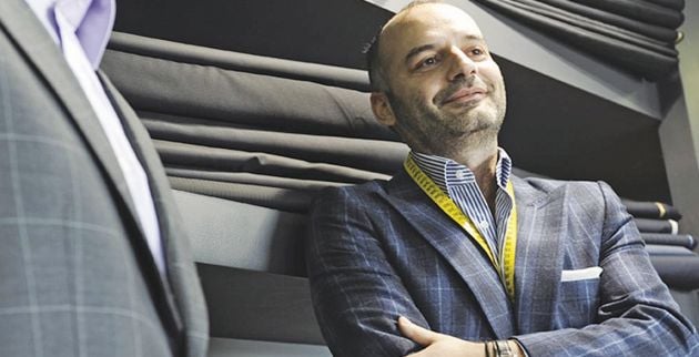 Ο διάσημος ράφτης της Κηφισιάς που «ντύνει» με στυλ τον Κυριάκο Μητσοτάκη!!