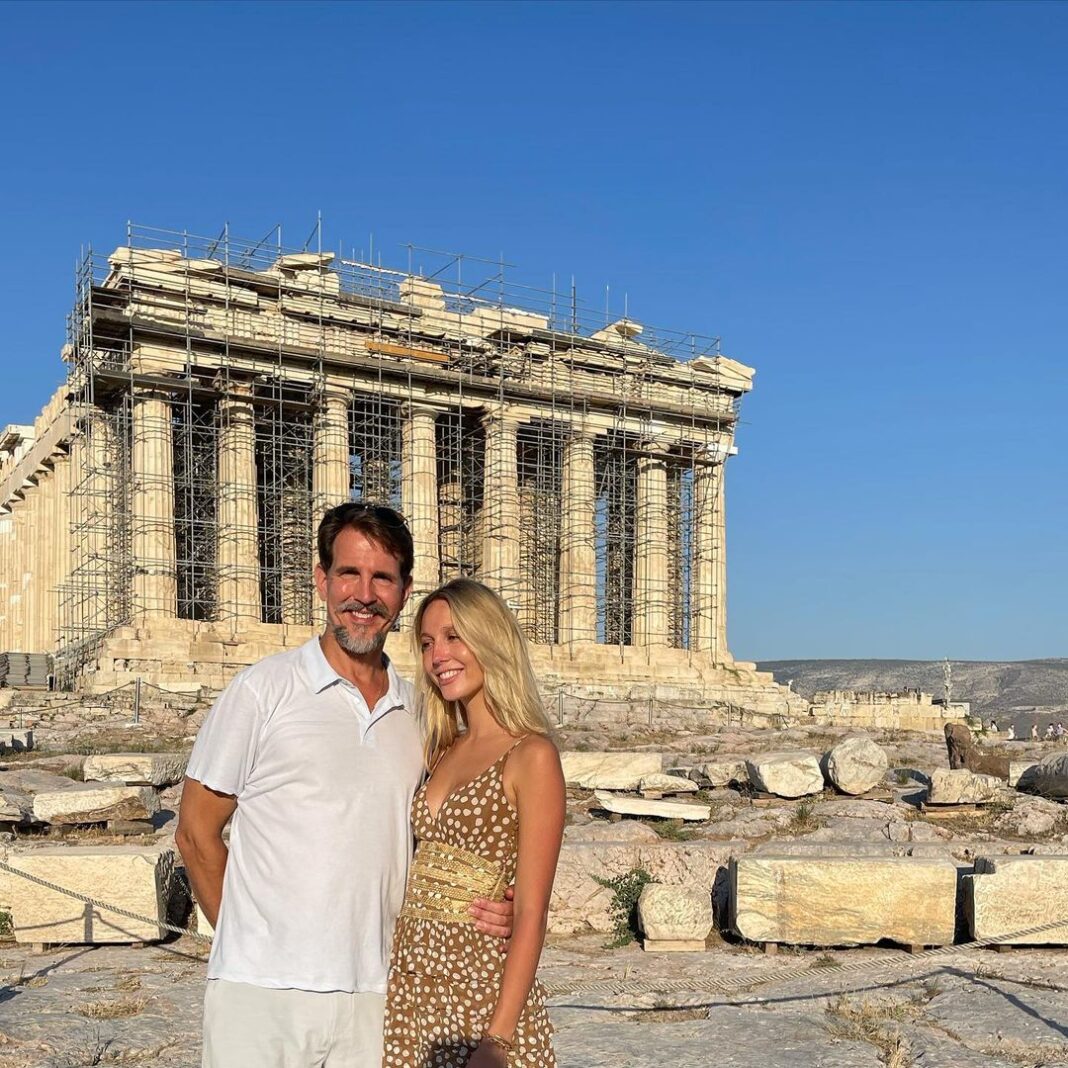 Στην Ελλάδα η εγγονή του βασιλιά Κωνσταντίνου με τον Βρετανό σύντροφό της