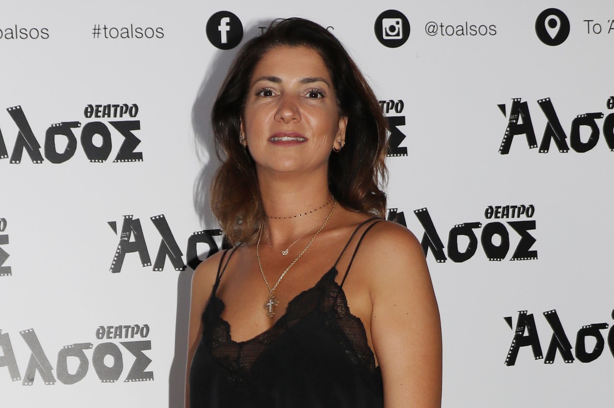 Η Αλεξία Μπακογιάννη στη συναυλία του Κωστή Μαραβέγια
