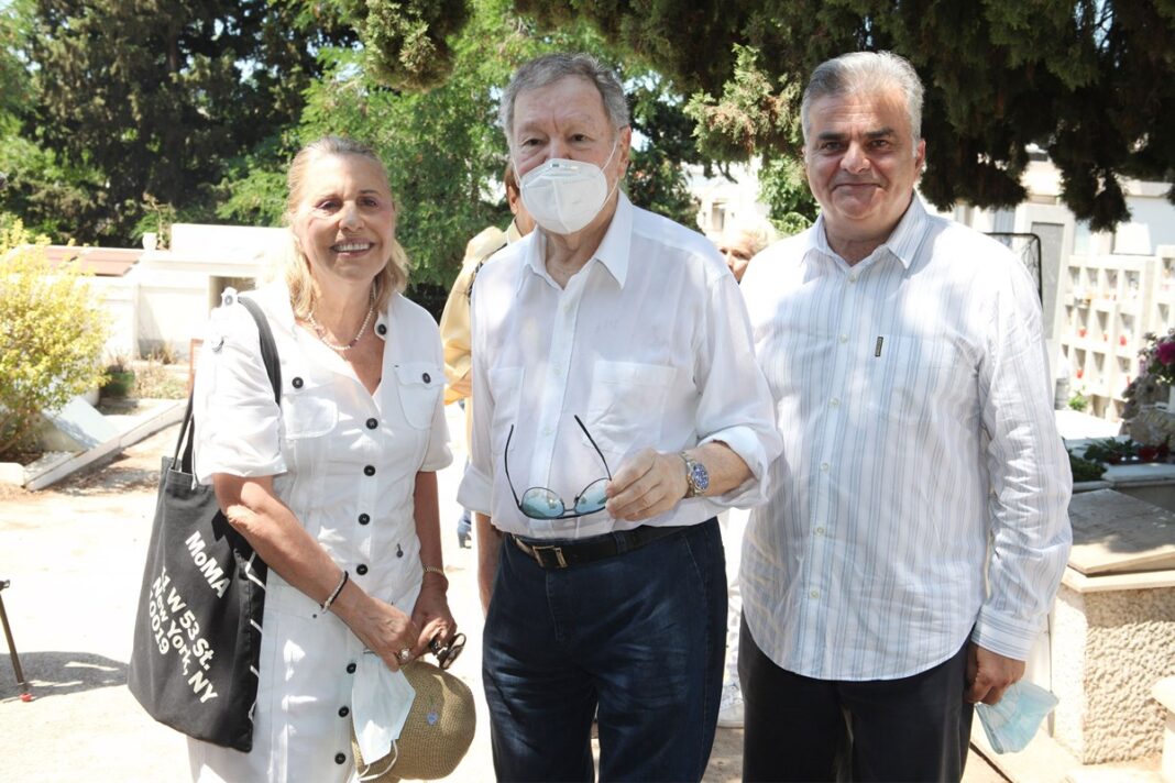 Απών ο Γιάννης Παπαμιχαήλ από το μνημόσυνο για τα 87 χρόνια από τη ...