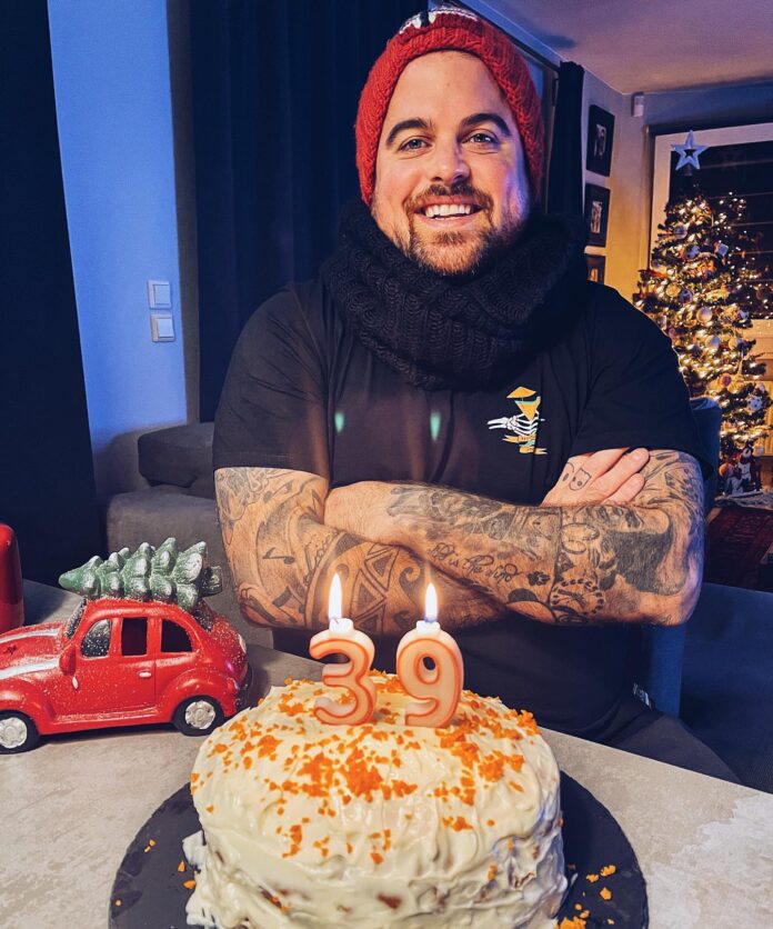 Γενέθλια για γνωστό Έλληνα παρουσιαστή