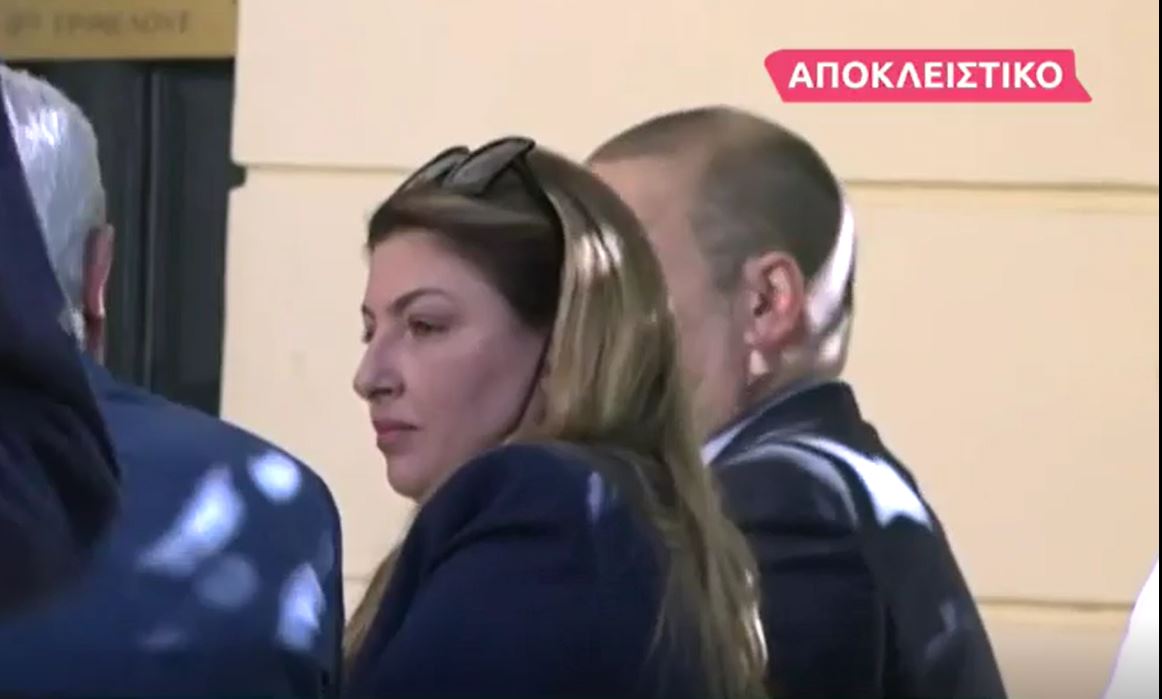 Στα δικαστήρια η Παπαρίζου για τη μήνυση κατά του πρώην συντρόφου της ...