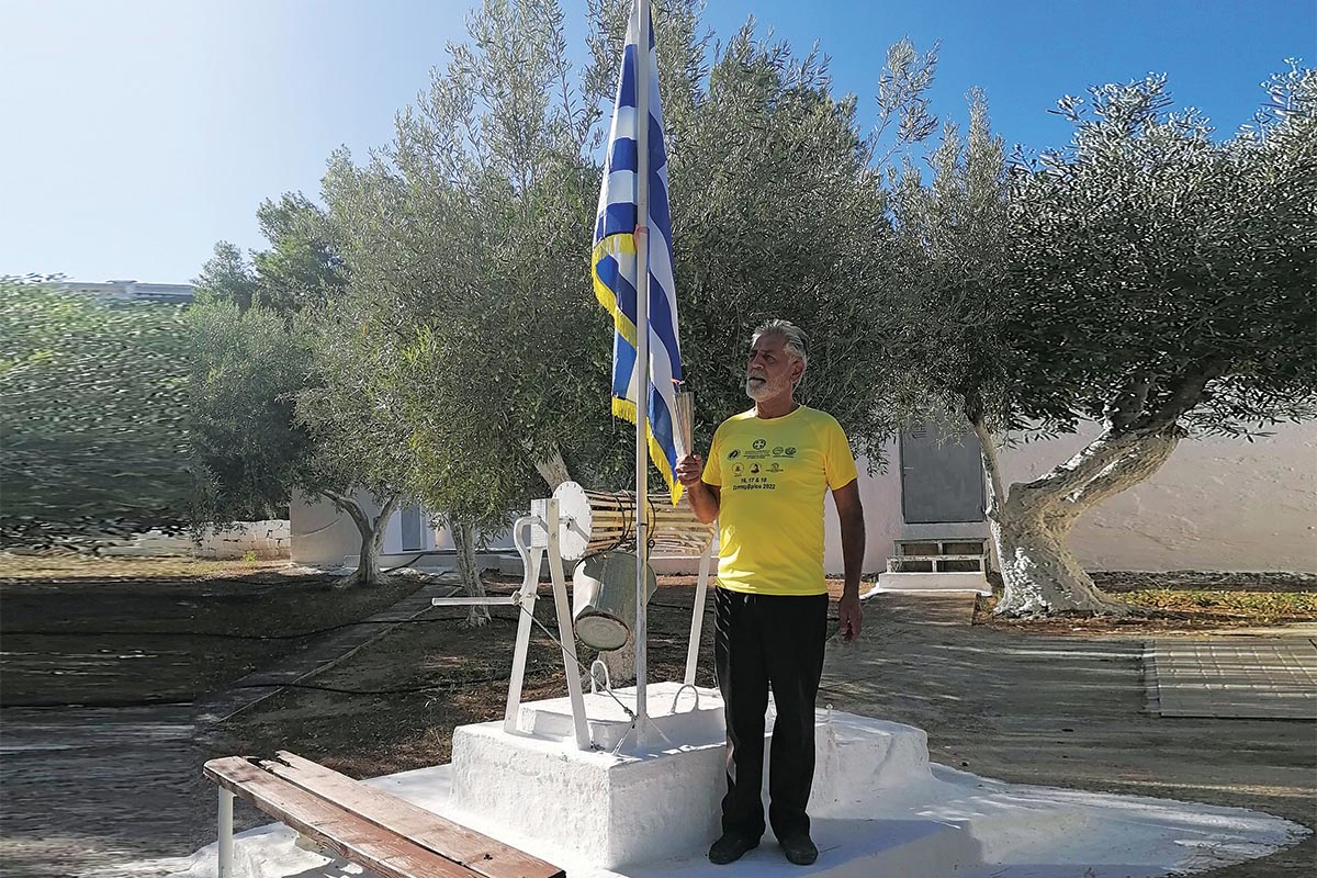 Ο Πέτρος Ξεκούκης μιλά για τη γιορτή της μικρασιατικής φλόγας στη ...