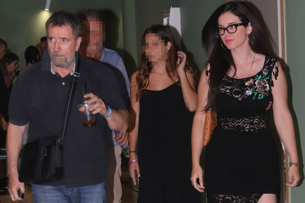 Ο Σπύρος Παπαδόπουλος έκανε βραδινή έξοδο με μελαχρινή κυρία