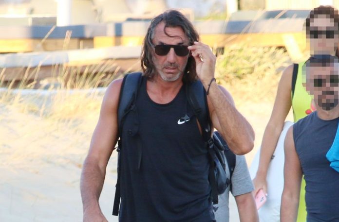 Ο Σωτήρης Κυριάκος συνεχίζει τις διακοπές του στα Κουφονήσια