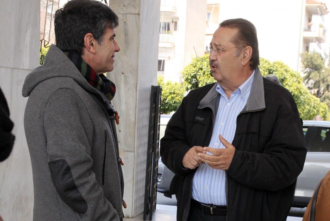 Τι συγγενική σχέση έχει ο Τάσος Κωστής με τον Γιάννη Μπέζο;