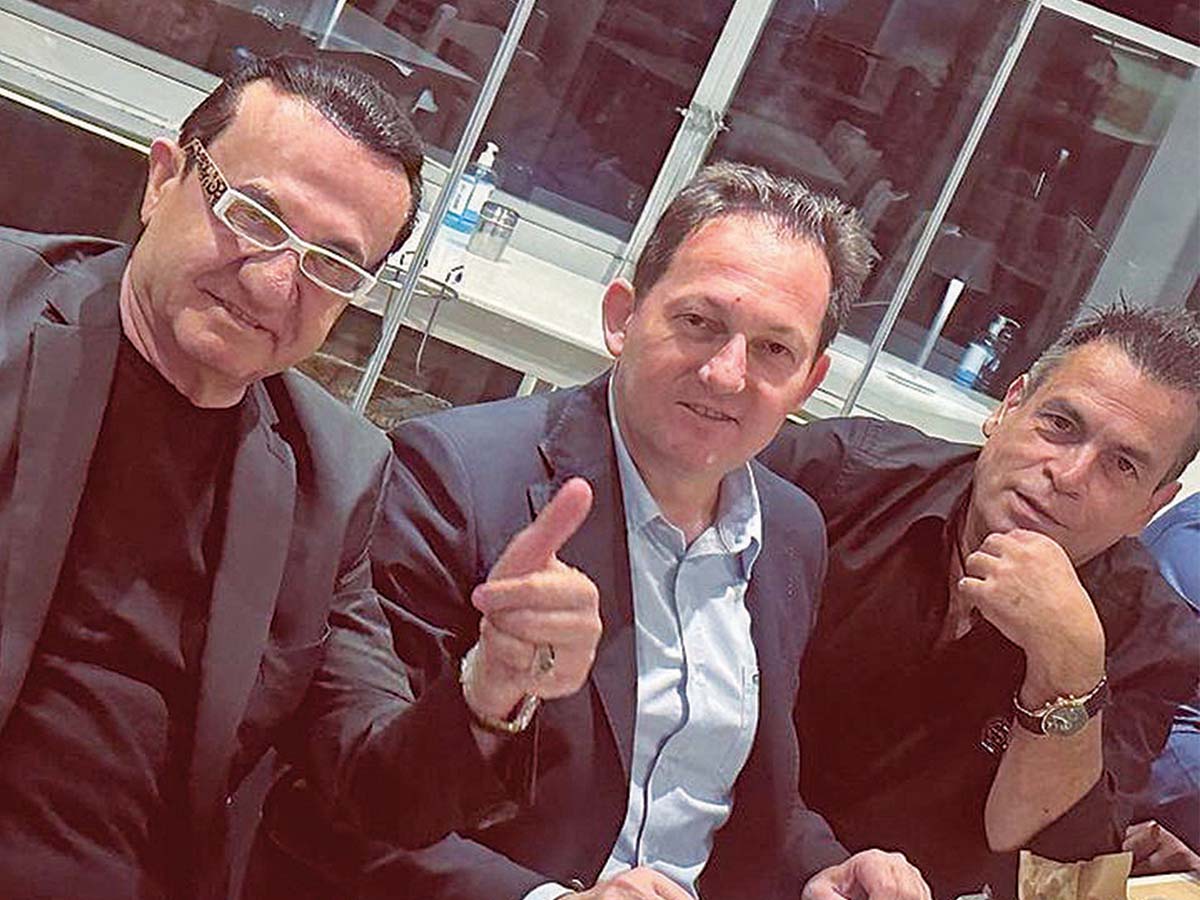 Πού βρέθηκε πριν από μέρες ο Στέλιος Πέτσας μαζί με τον Μάριο Blackman ...