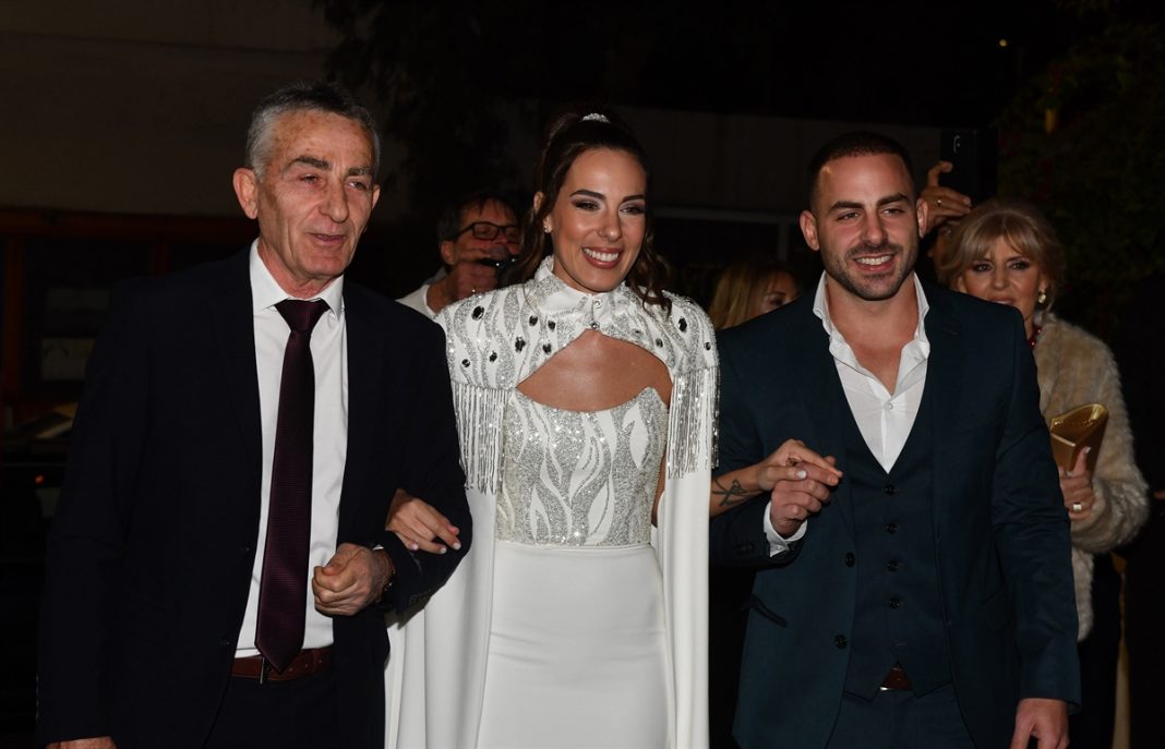 Ζευγάρι της σόουμπιζ παντρεύτηκε ανήμερα της Πρωτοχρονιάς