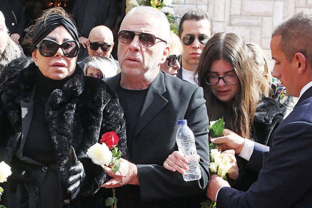 Η Αντζελα Δημητρίου δεν είχε στο πλευρό της την κόρη της στο μνημόσυνο ...